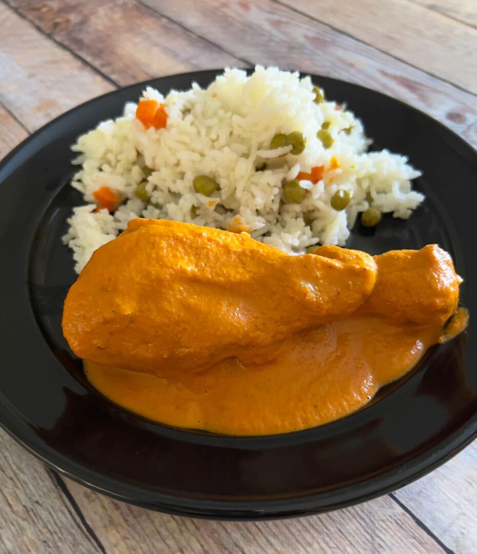 Pollo Encacahuatado (Chicken in Peanut Sauce) - Thrift and Spice