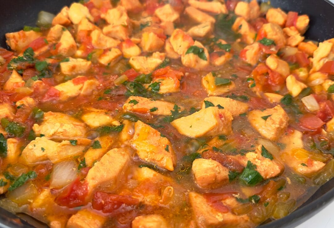 Pollo a La Mexicana (Mexican Chicken Recipe) - Thrift and Spice